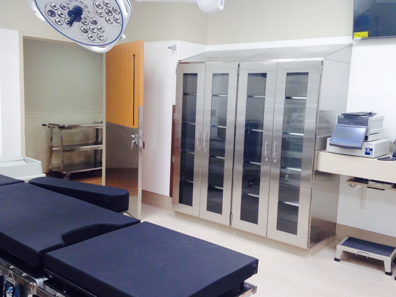 Operating Room Cabinets — How Do You Organize Surgical Instruments?